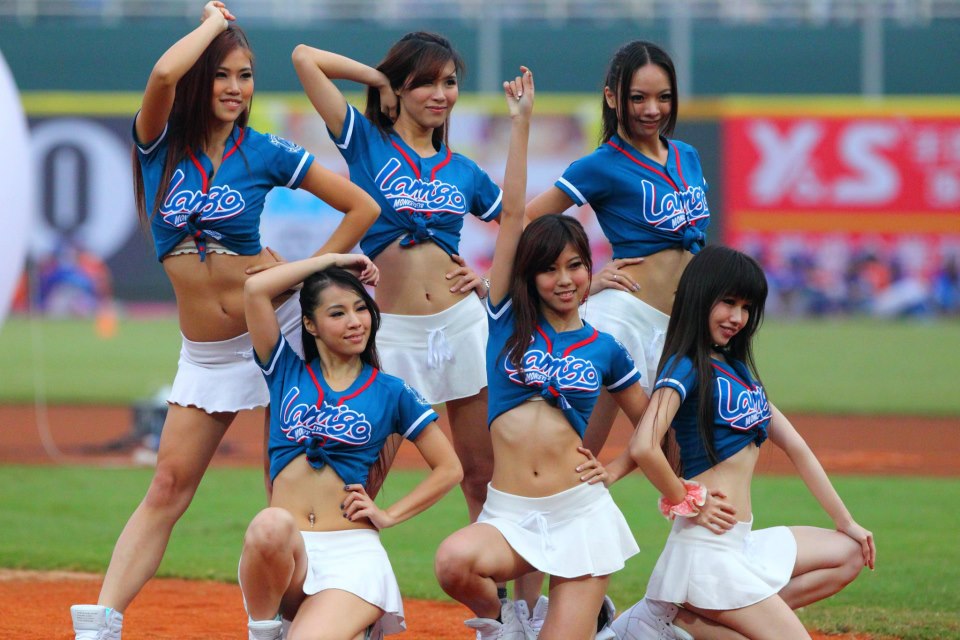 檔案:2013-03-24-Lamigo Girl.jpg - 台灣棒球維基館
